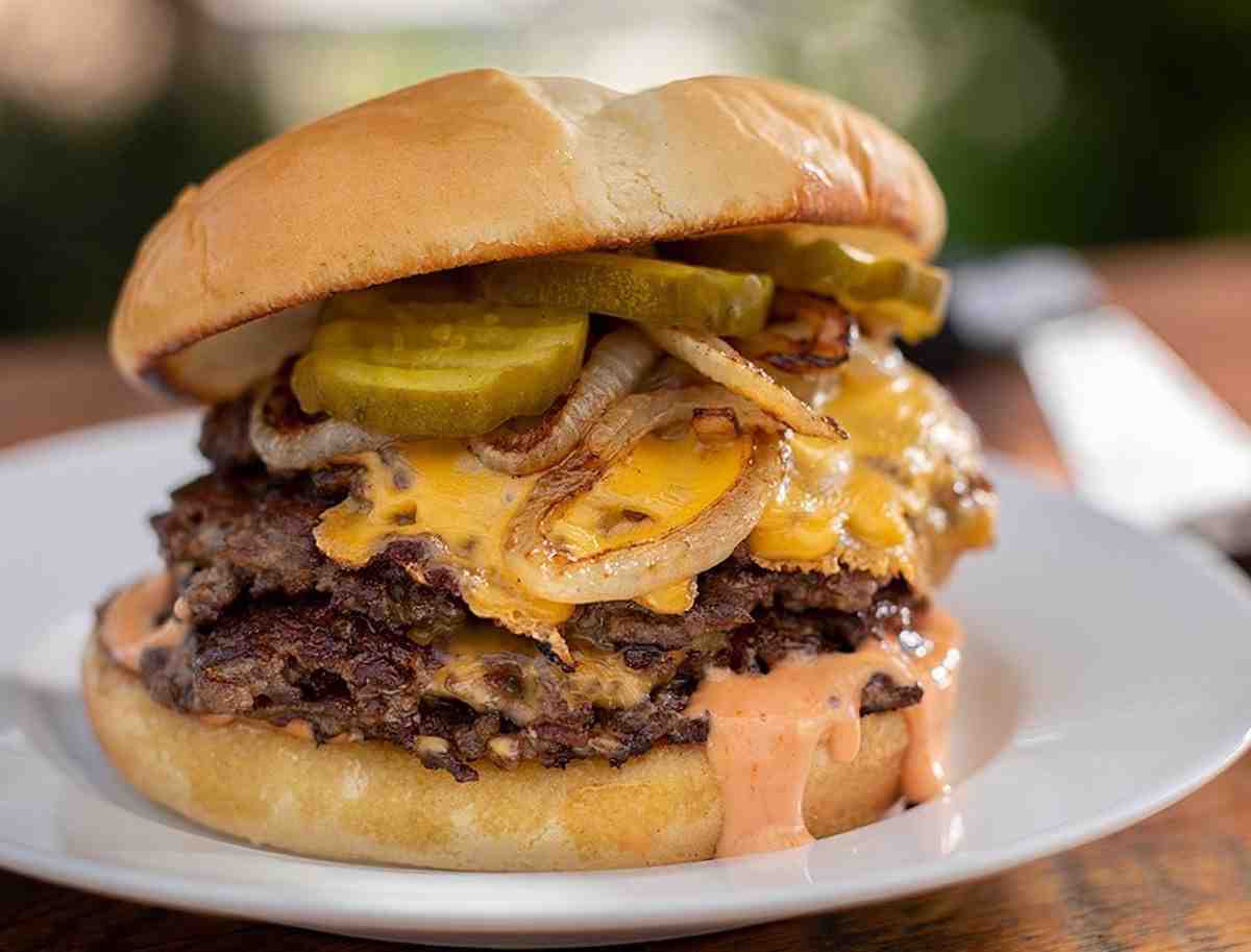 Hamburger Hut reopens in the new Encinitas headquarters - San Diego ...